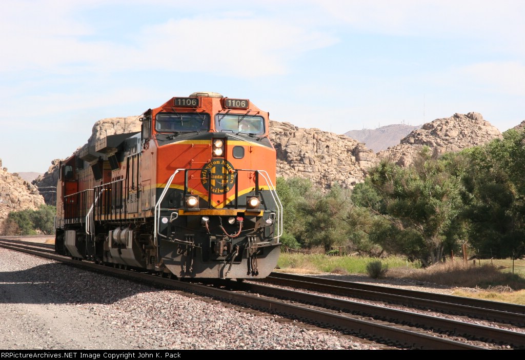 BNSF 1106
